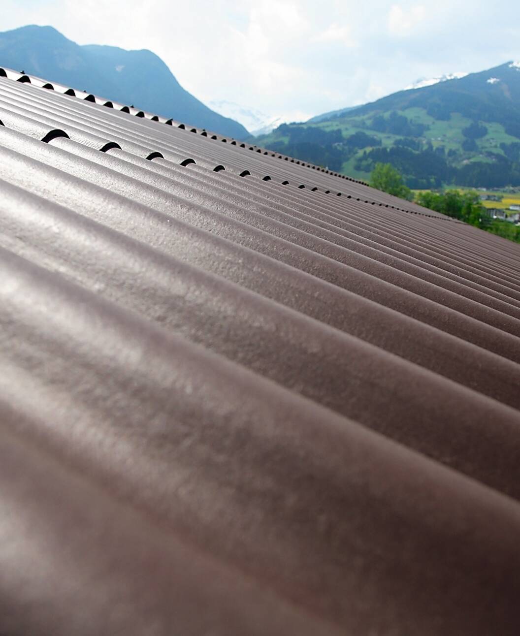 Structa Dachplatte – Innovative Faserzementlösung | Swisspearl - Swisspearl