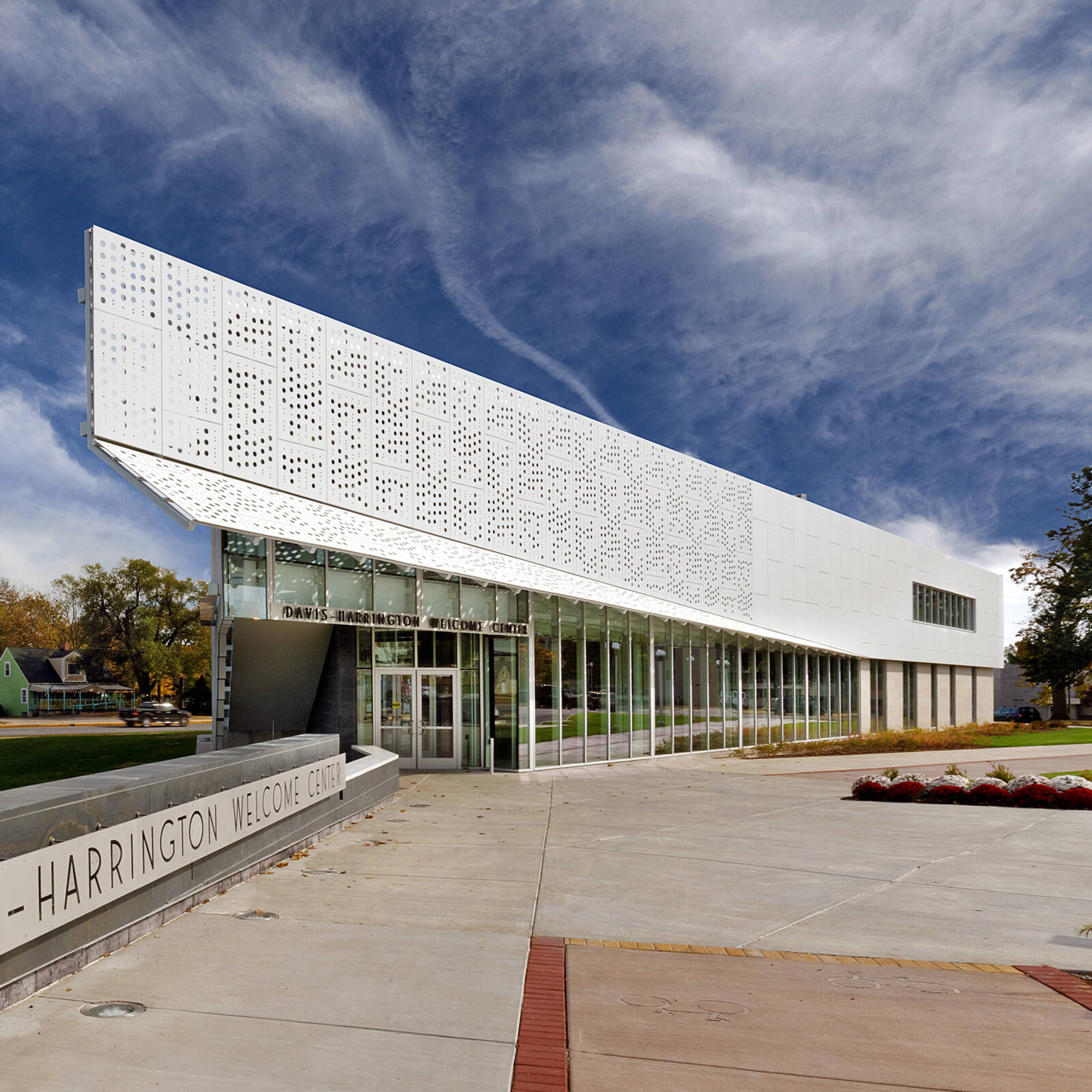 Davis-Harrington Welcome Center - Swisspearl